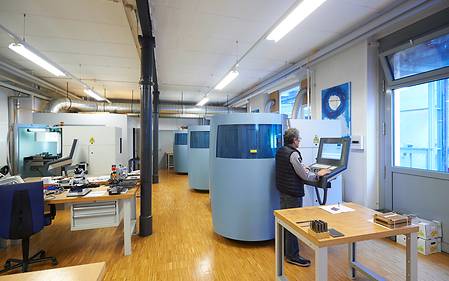 Picosecond laser for carbides and ceramics - DMG MORI